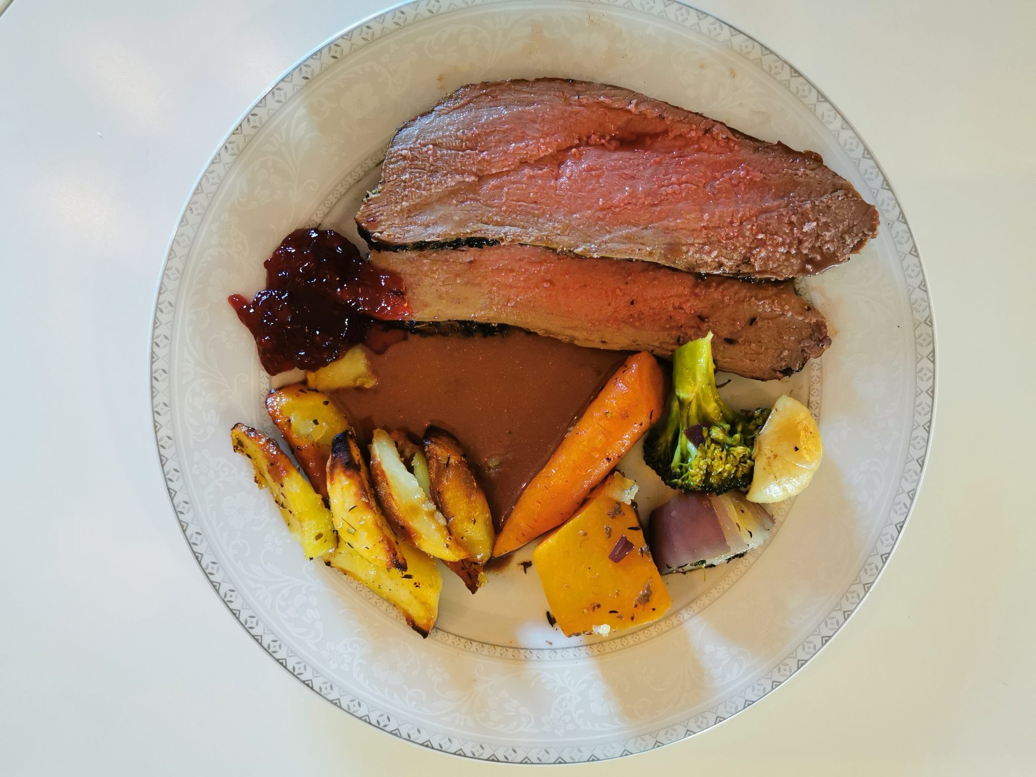 Hjort flatbiff i stekepose med tilbehør – Cavagal